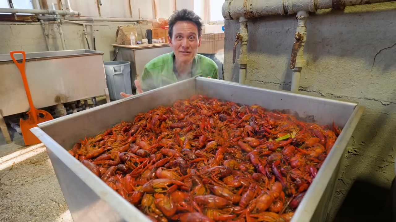 The taste of Louisiana: Inside a traditional crawfish feast