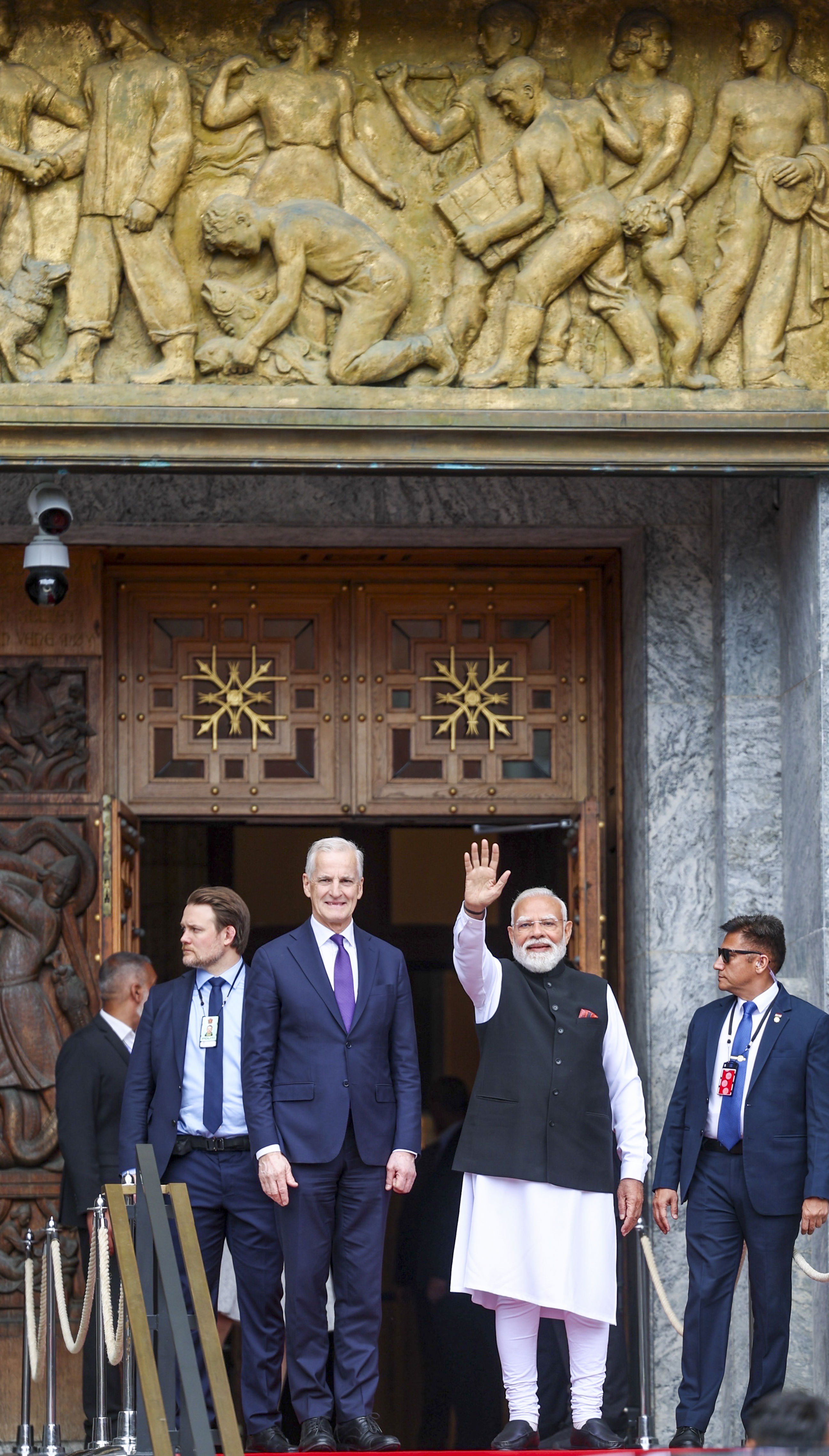CM Tamang thanks Modi for taking Sikkim's orchid heritage to ...