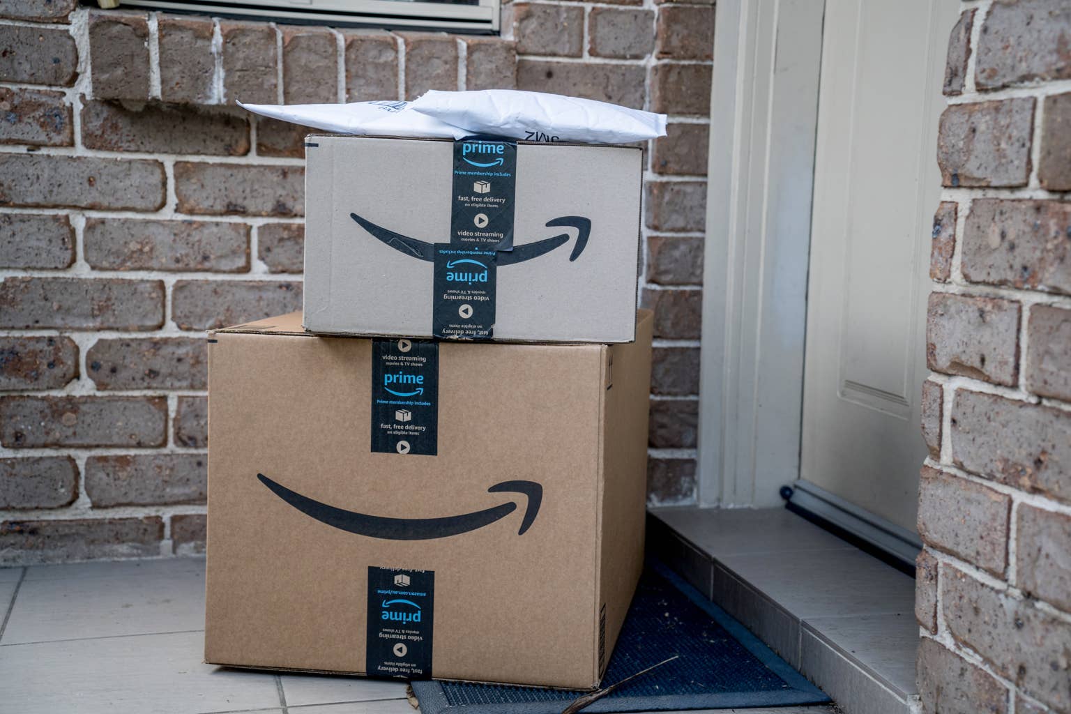 Amazon's nifty cleaning tool is a total 'game-changer for pet hair'