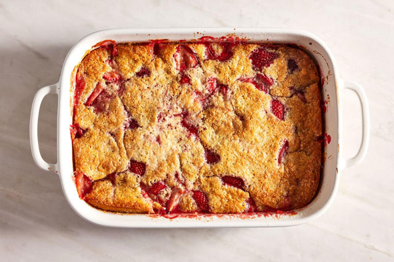 This unexpected summer cobbler has reviewers calling it 'heavenly'