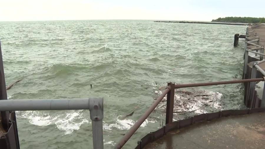 Fishermen rescued from Lake Erie, including 1 who treaded water for hours