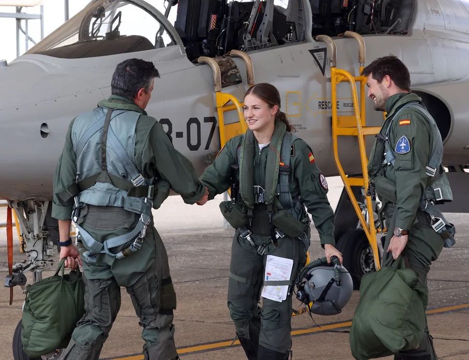 Princess Leonor begins elite paratrooper training in Spain
