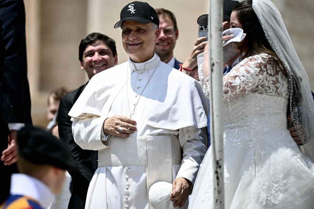 Pope Leo XIV’s White Sox story comes full circle as Paul Konerko jersey ...