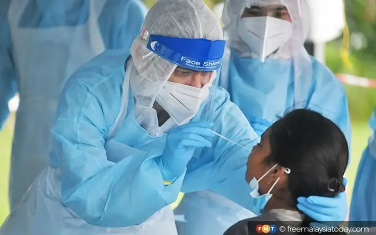 Singapore monitors sharp rise in COVID-19 cases