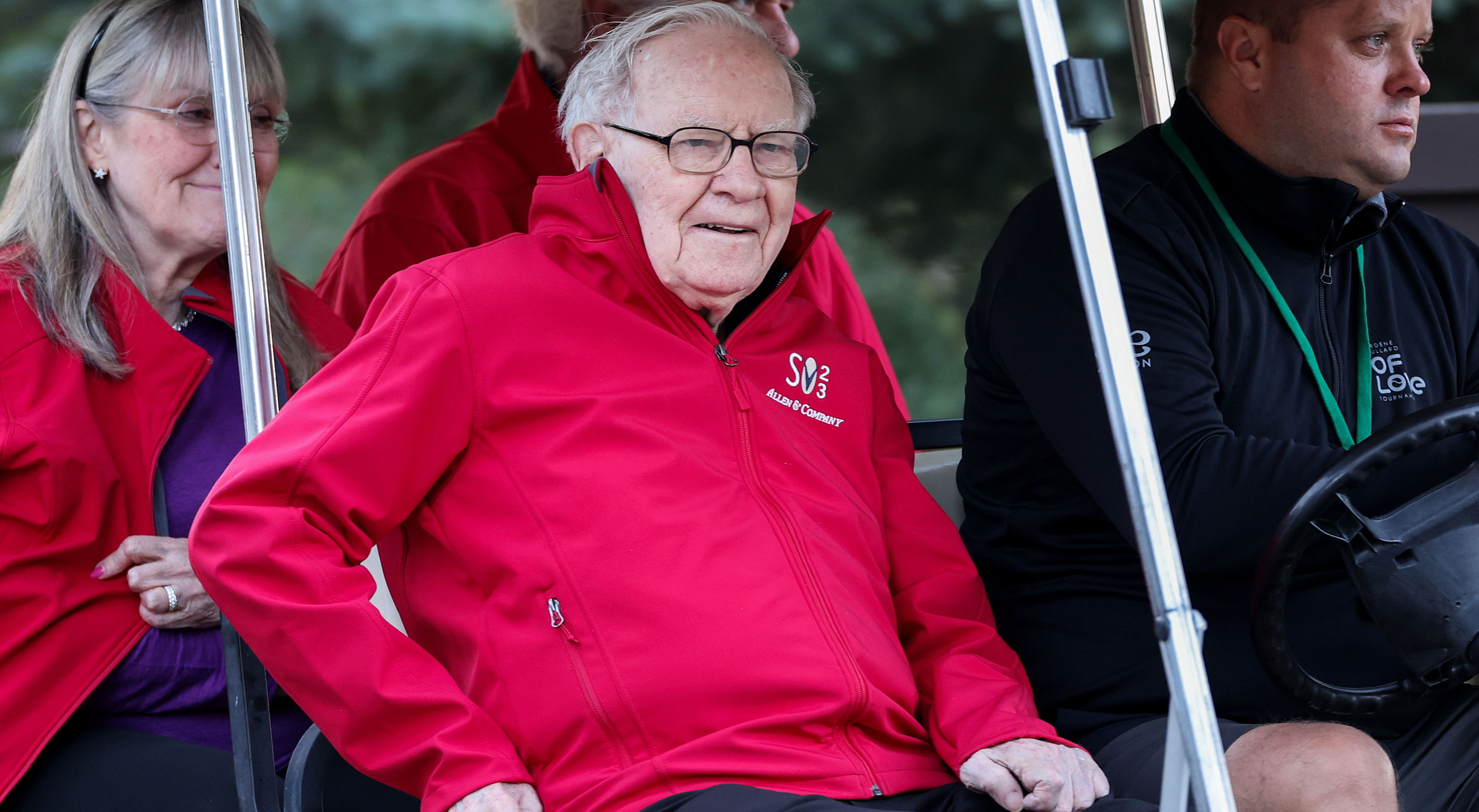 Warren Buffett bought over 5 million UnitedHealth shares as it tanked ...