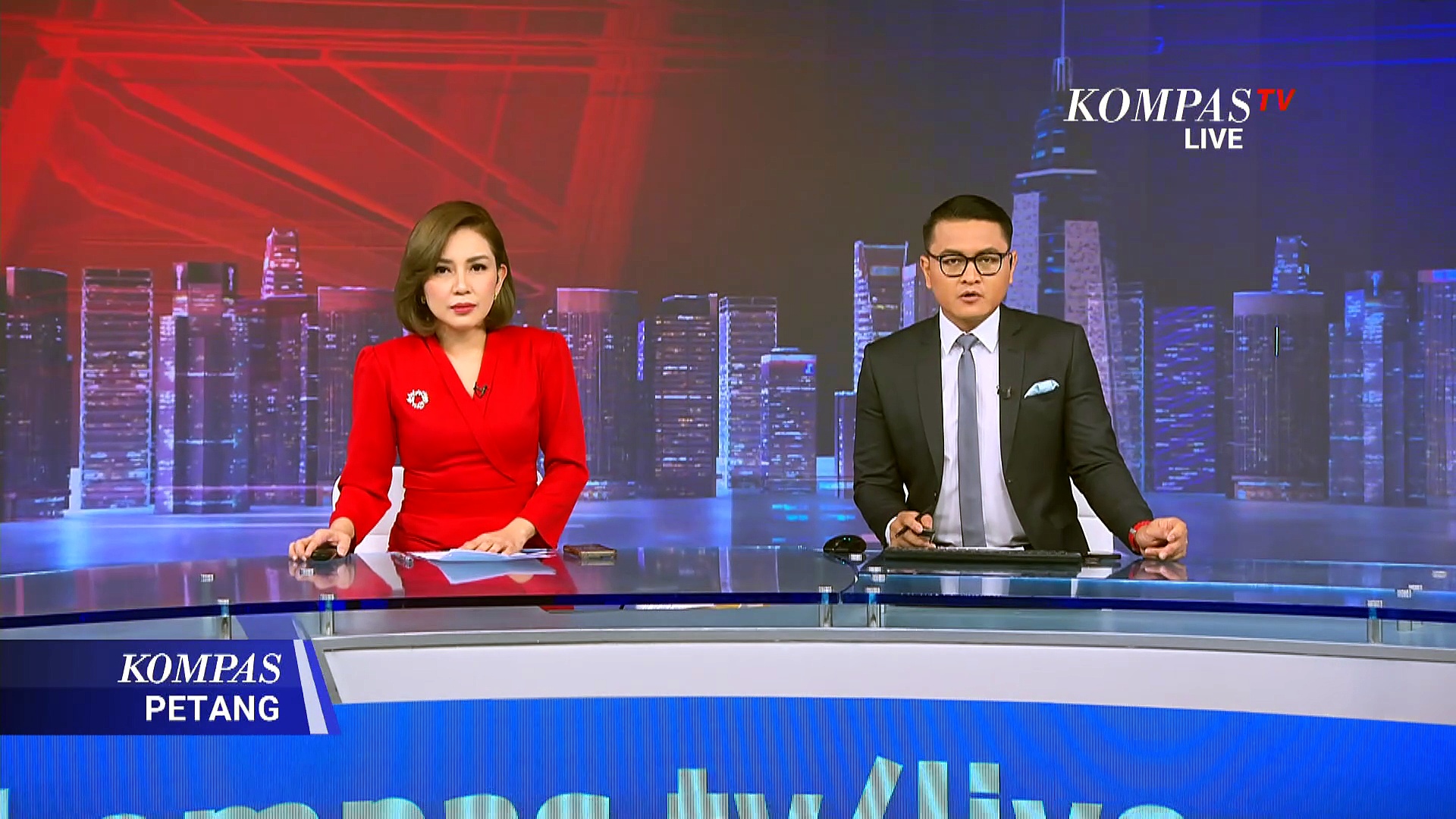 Diduga korsleting mesin, angkot jurusan Salabenda-Pasar Anyar terbakar ...