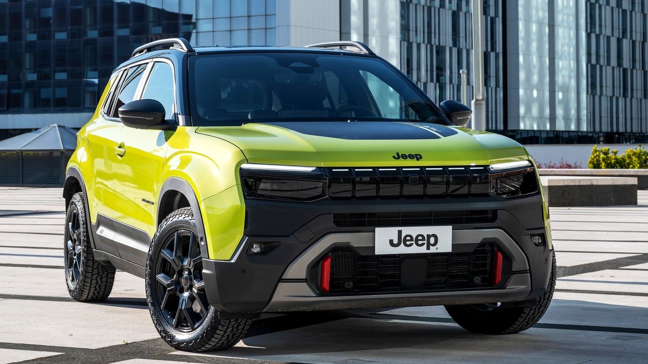 101 HP gas, 156 HP EV, 4xe hybrid AWD, up to 1,400 lb-ft at the rear ...