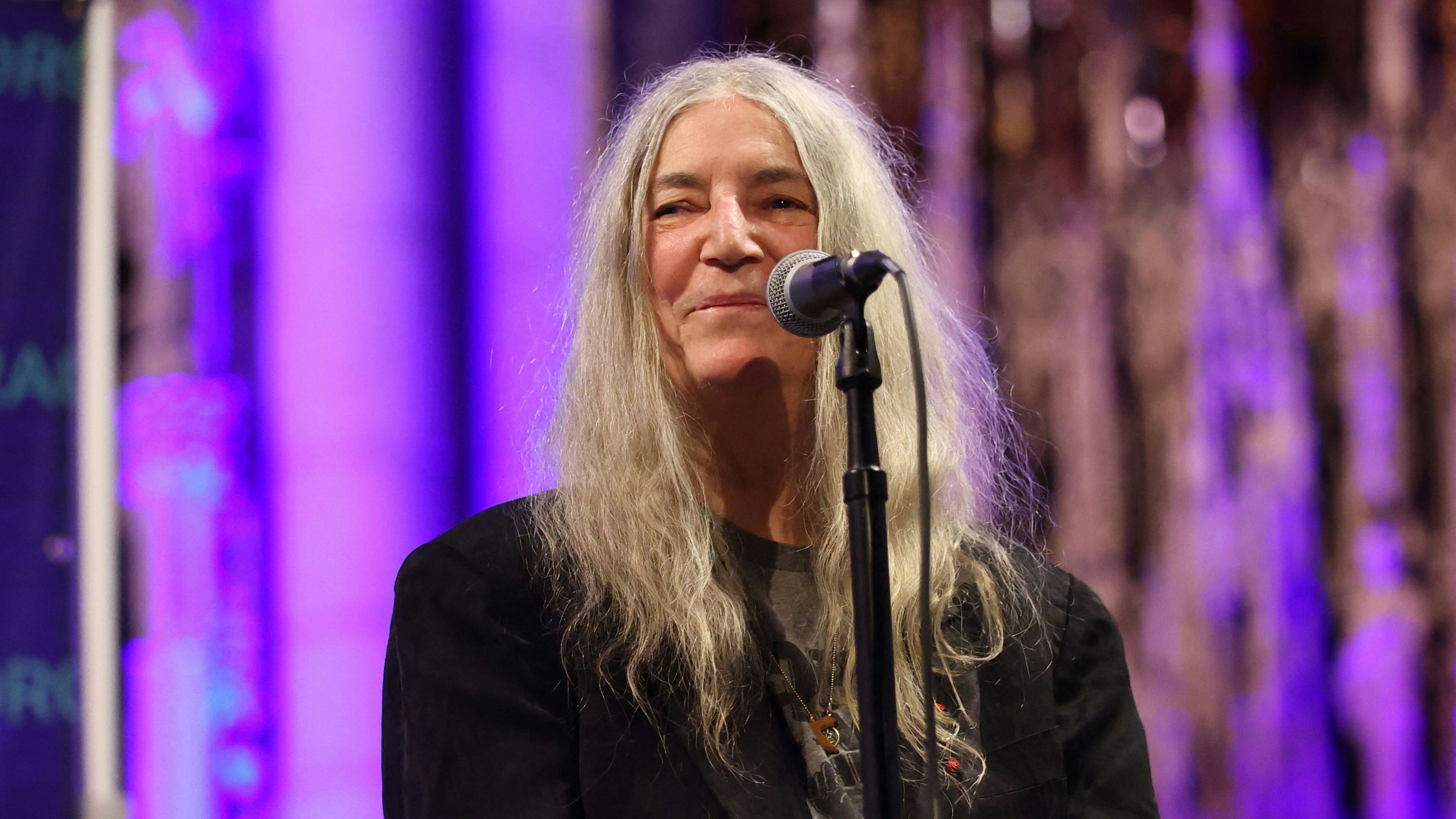 Mit 79 Jahren liefert Patti Smith pure Bühnenenergie