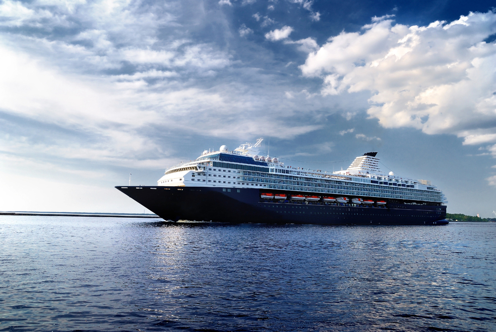17 things to pack for a cold VS a warm-weather cruise