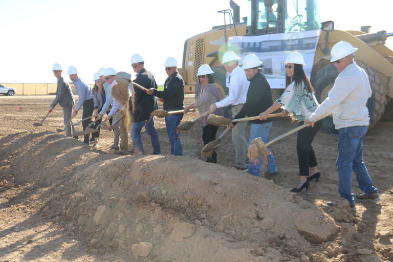 Ak-Chin tribe will 'take care of our own' at new health care center