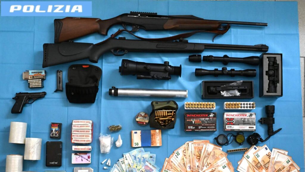 Hashish, cocaina e armi nascoste: arrestato un 51enne a Pisa
