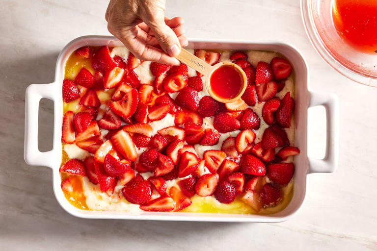 This unexpected summer cobbler has reviewers calling it 'heavenly'