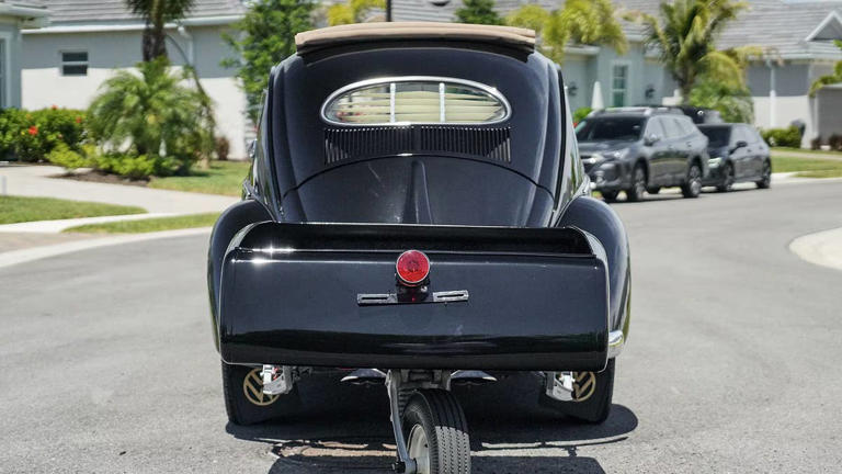1957 Volkswagen Beetle for sale in stunning black over red, with ...