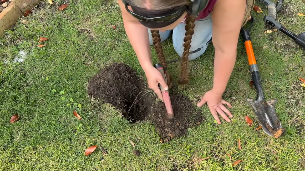 They detected an old general’s property and uncovered coins, military ...