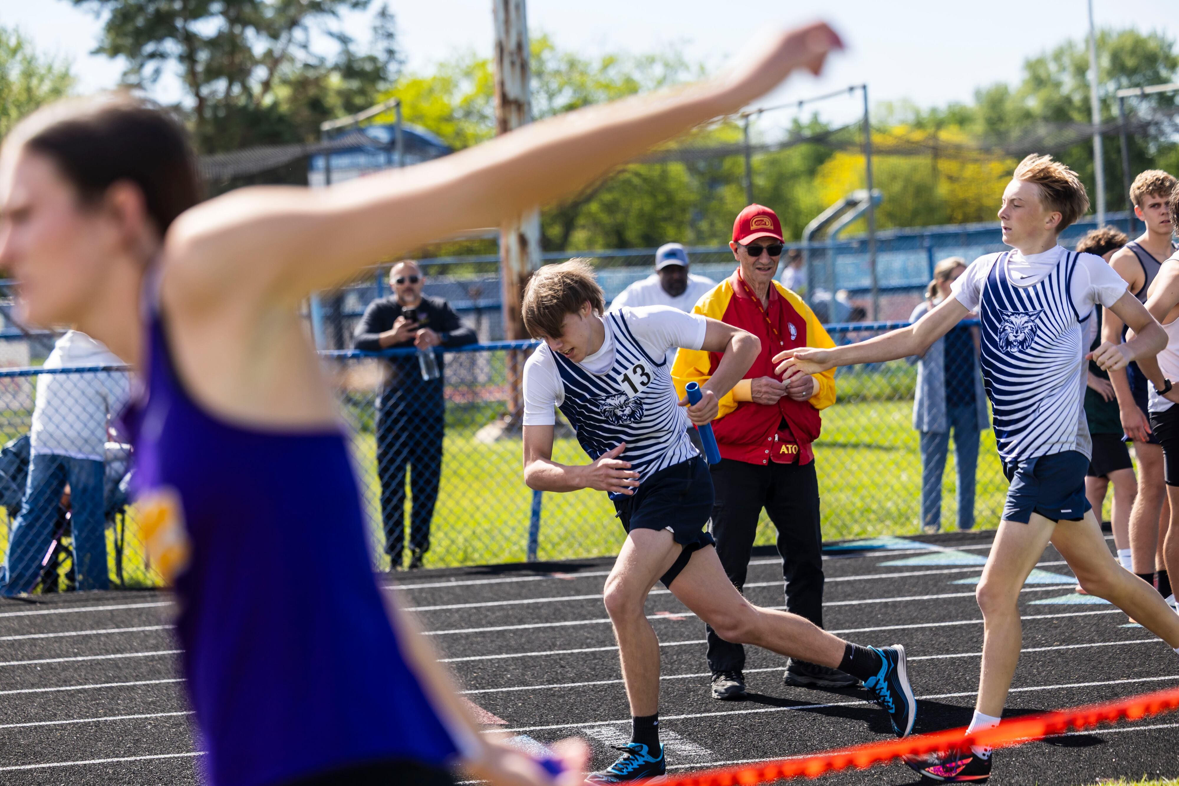 Four-time champ turns into super sub on record-setting relay as Western ...
