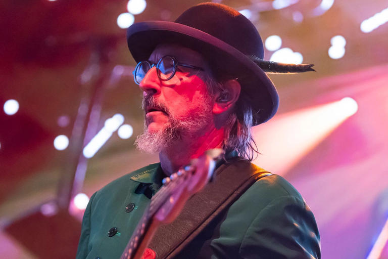 Primus kicks off three-band 'Claypool Gold' tour: Video, set lists