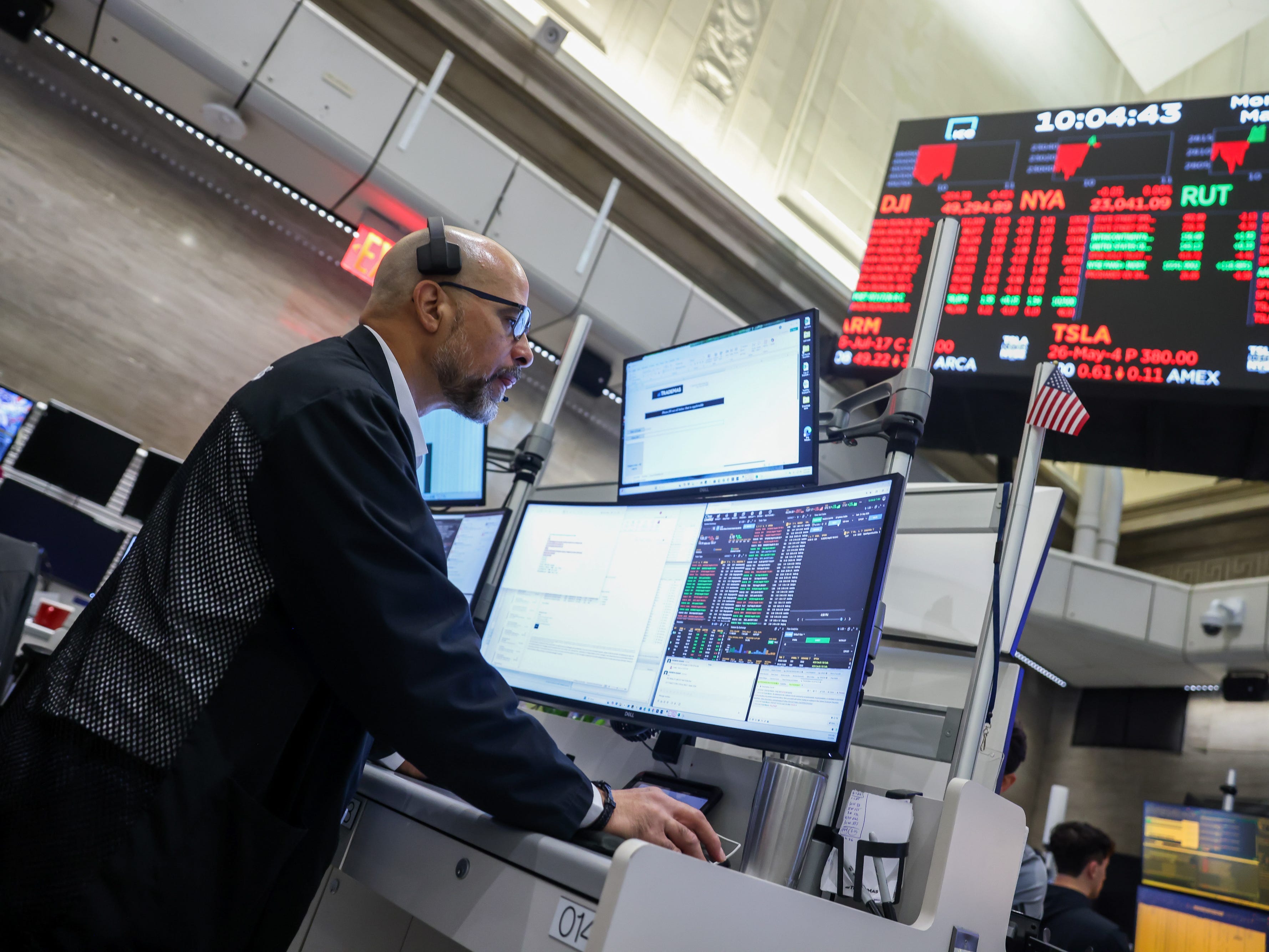 A stock-market plunge is the only thing that can stop bond yields from ...