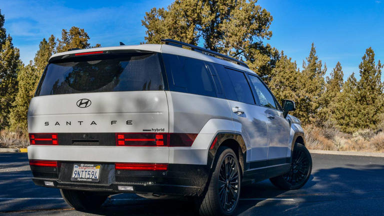 Hyundai Santa Fe Is One of the Cheapest Three-Row Hybrid SUVs to Lease ...