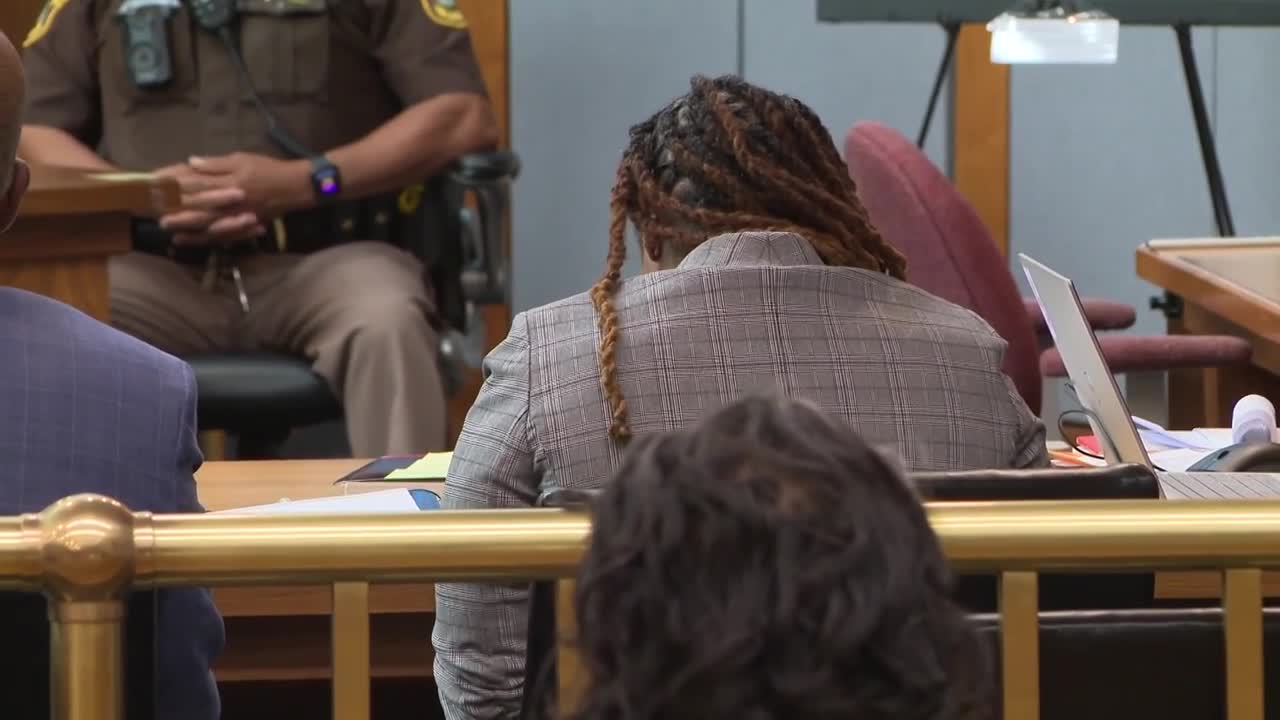 Ebony Parker breaks down crying as judge dismisses Richneck shooting ...