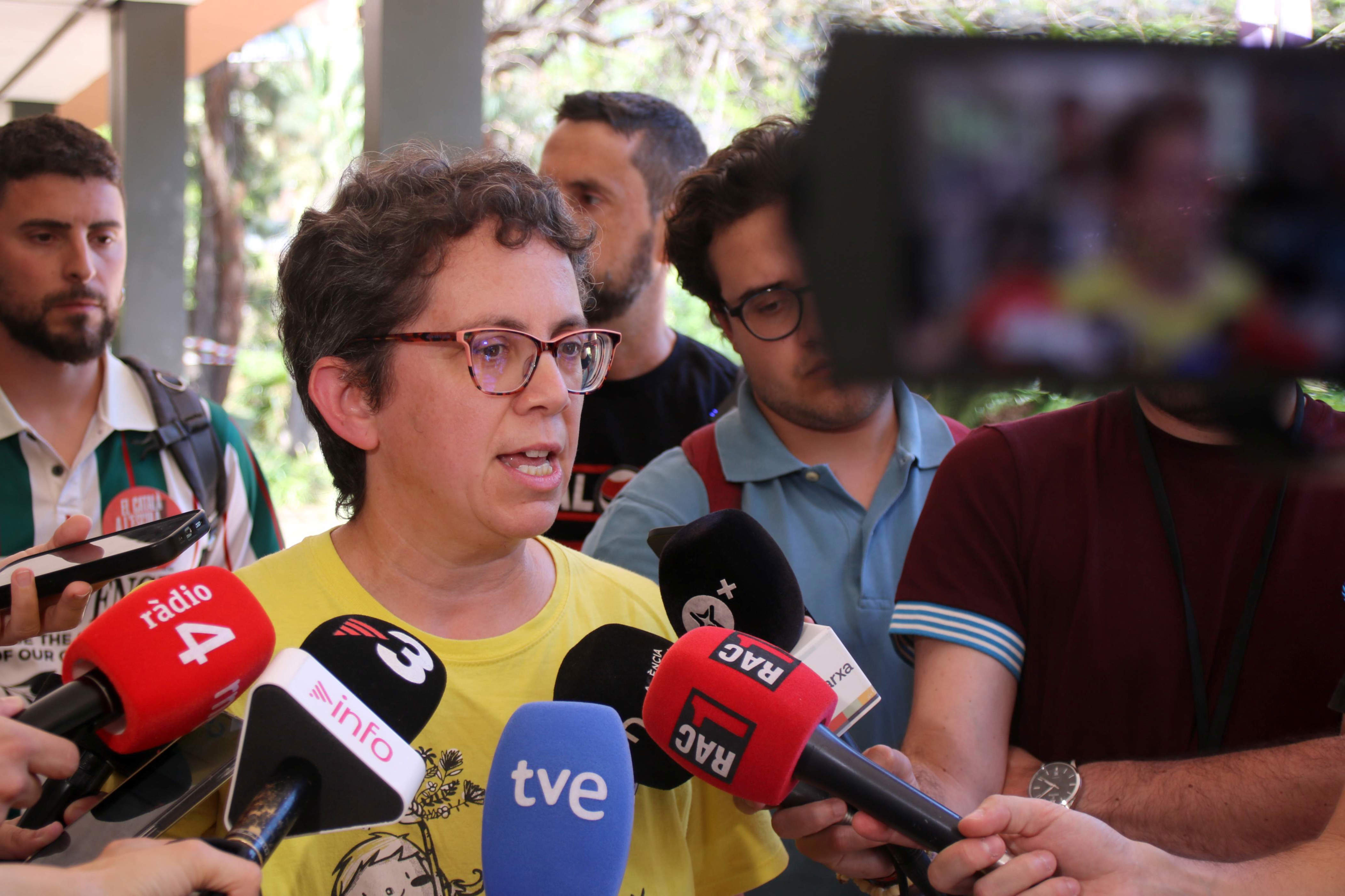 CGT, Intersindical y COS se marchan de la reunión con Niubó, mientras ...