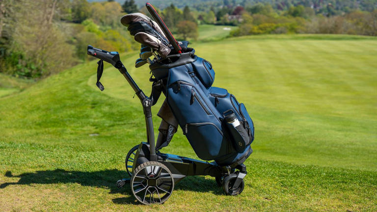 This remote golf trolley is hundreds cheaper than top brands, but there ...