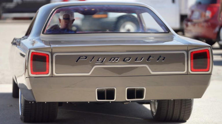 Custom 1969 Plymouth Road Runner odyssey