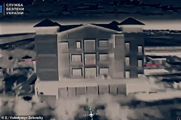 Ukraine 'wipes out 100 Russian soldiers in single strike on air defence ...
