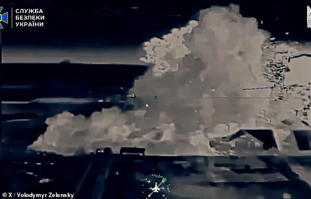 Ukraine 'wipes out 100 Russian soldiers in single strike on air defence ...