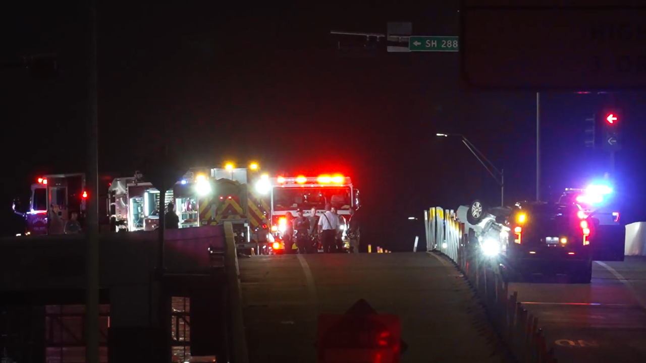 Pearland crash: 1 dead, 3 injured after car catches fire on Highway 288