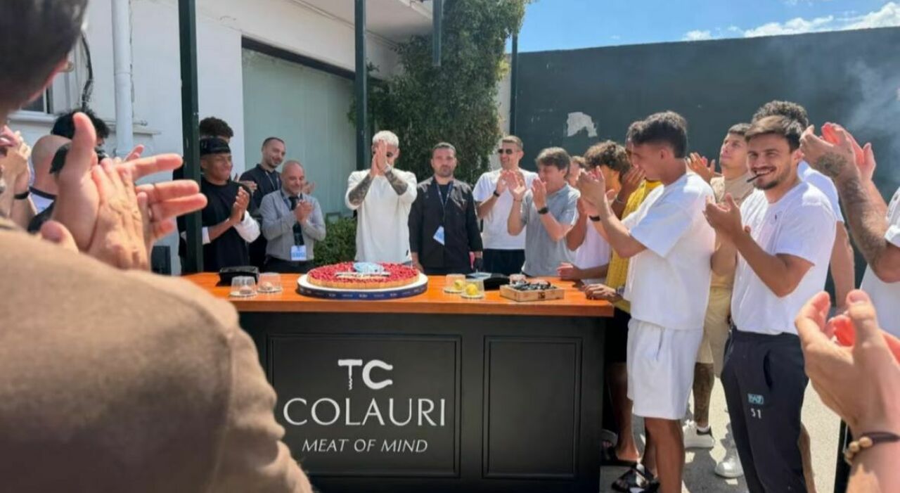Napoli, oggi a Castel Volturno una braciata per salutare mister Conte