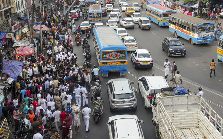 'Sparse' turnout at TMC's first street protest after poll drubbing ...