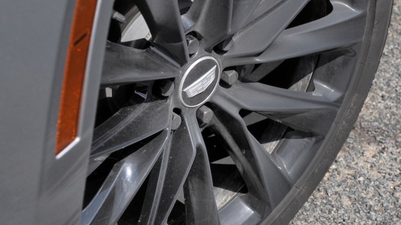 4 things I couldn't ignore while driving Cadillac's Escalade (which is ...