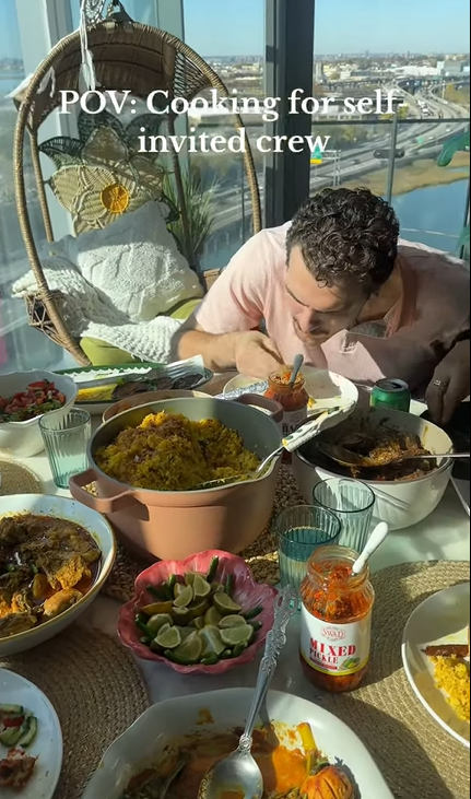 Hosting lunch in my small NYC apartment 🏙️🍽️ cozy vibes, tight space ...