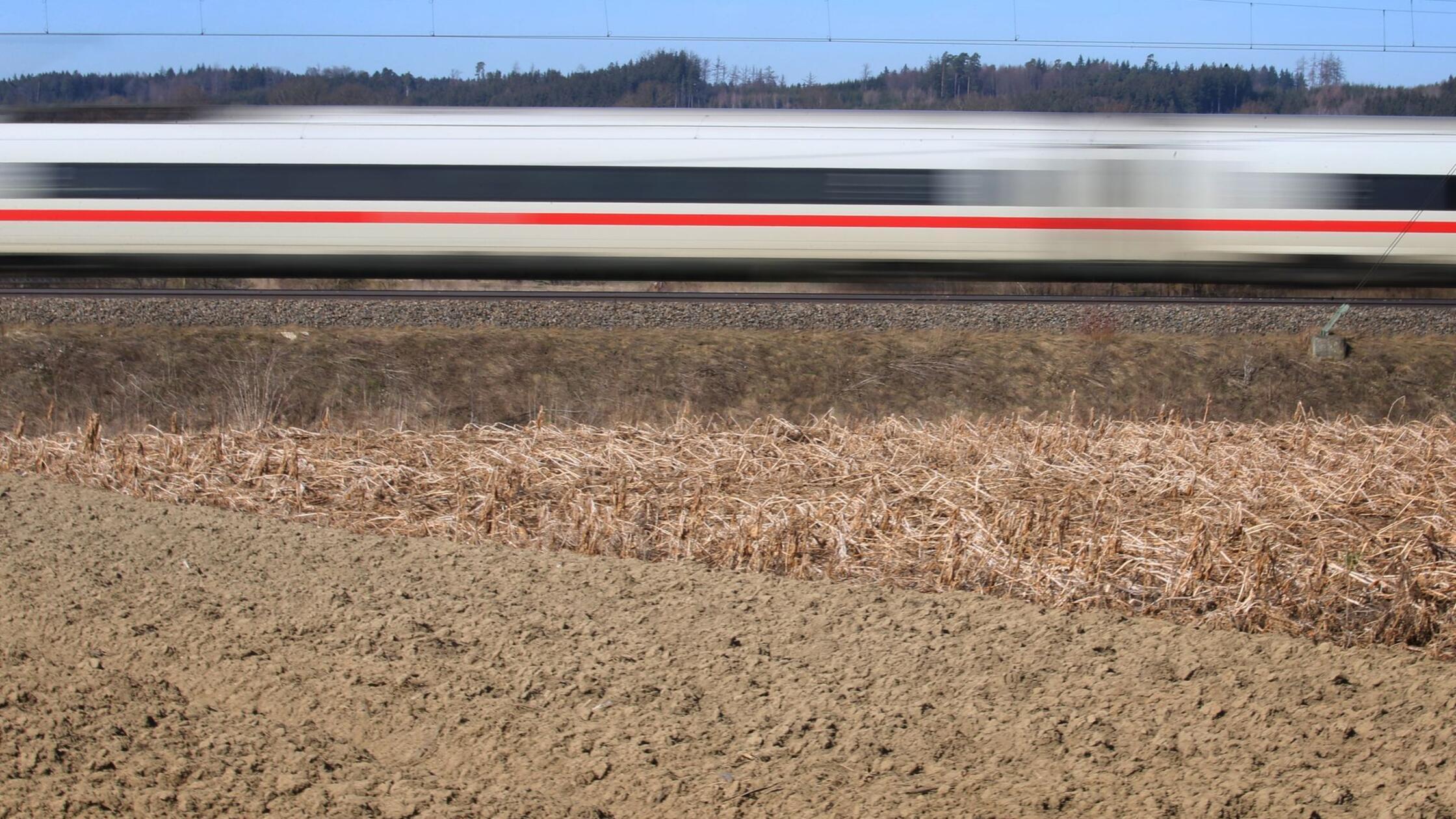 Bundestag macht Weg für Bahn-Neubaustrecken frei