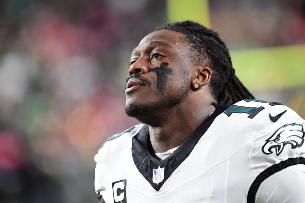 Kansas City Chiefs receive advice on a potential trade for AJ Brown ...