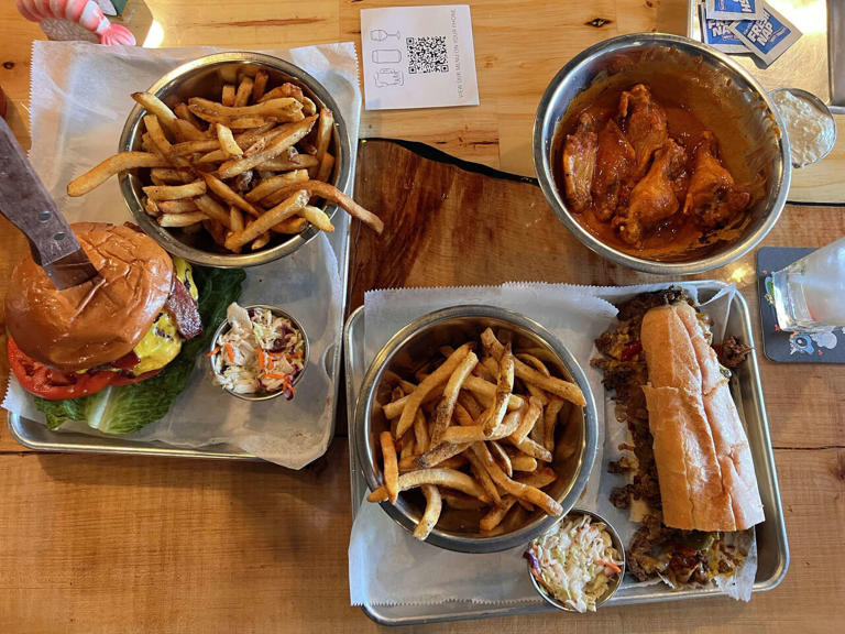 Affordable eats: JJStacks in Newtown has wings that are worth the drive