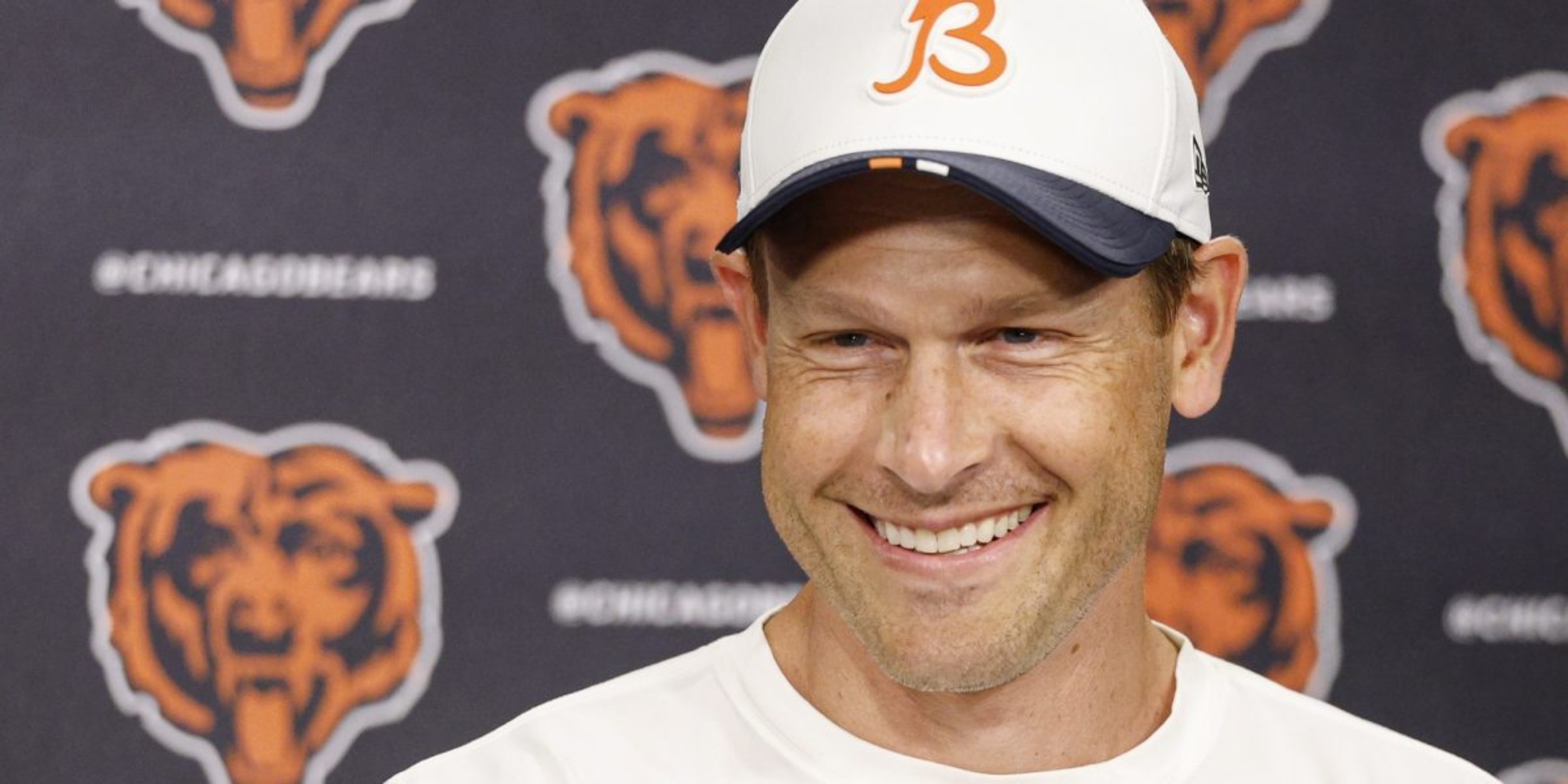 Chicago Bears sign former Dolphins running back