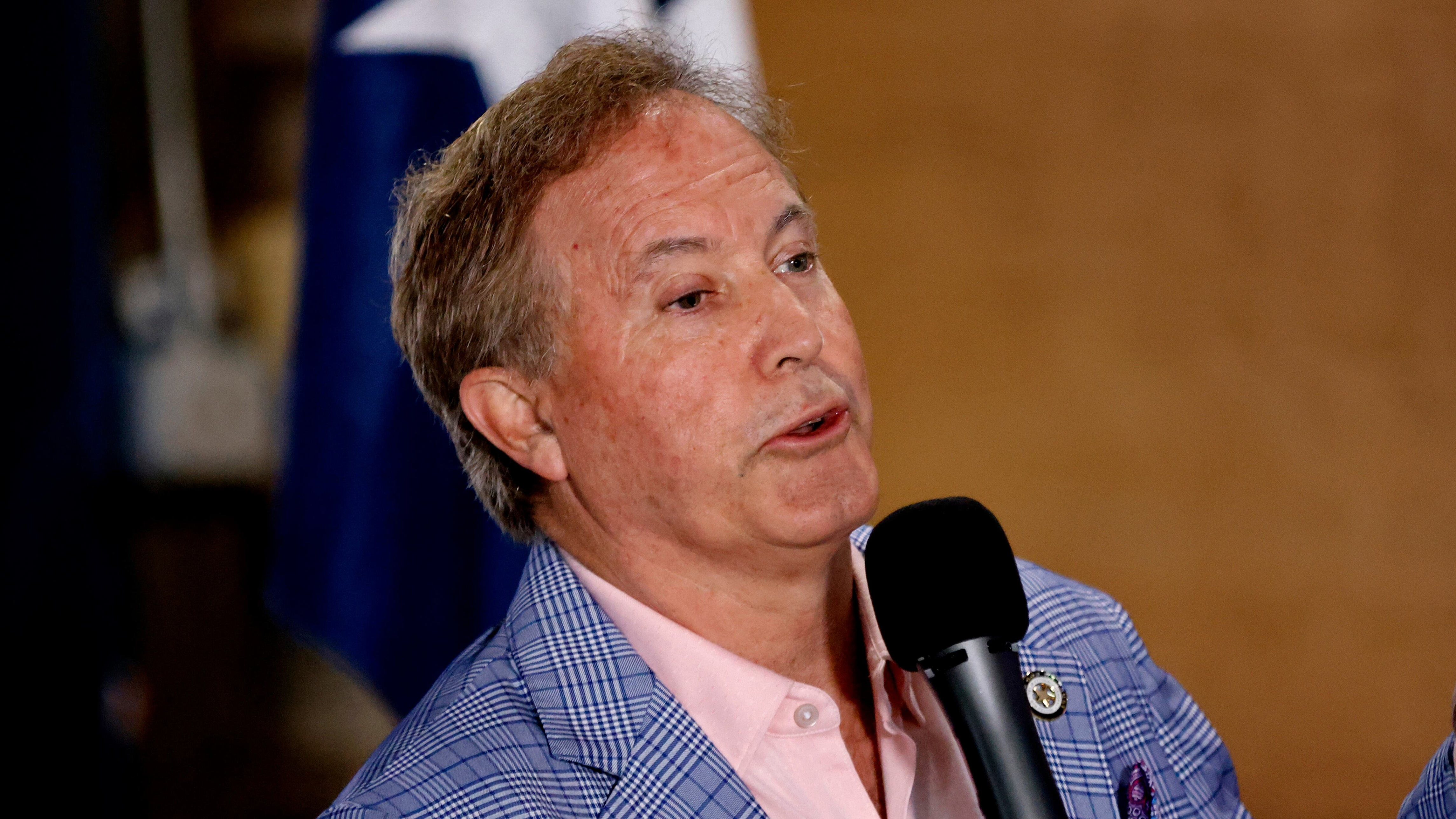Trump-endorsed candidate mistakenly disses president on live TV