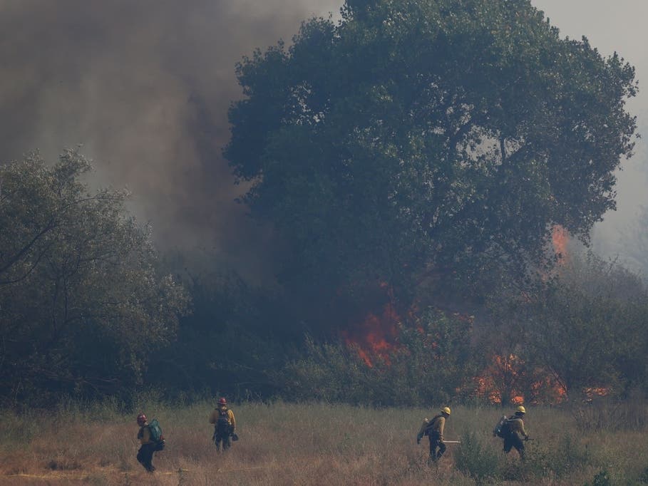 Sandy fire threatens former nuclear lab, triggering air monitoring ...
