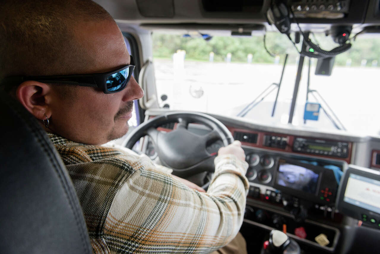 Illinois makes $2.6 million investment in truck driver training program