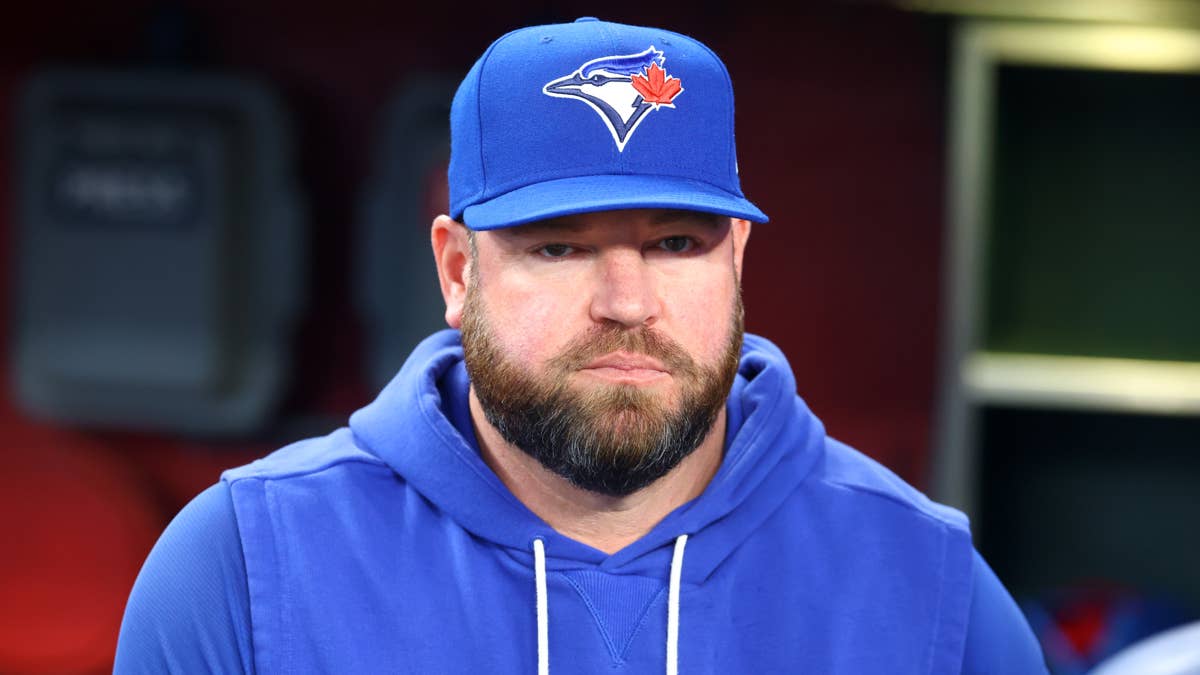 Blue Jays manager John Schneider reacts to controversial balk call in ...