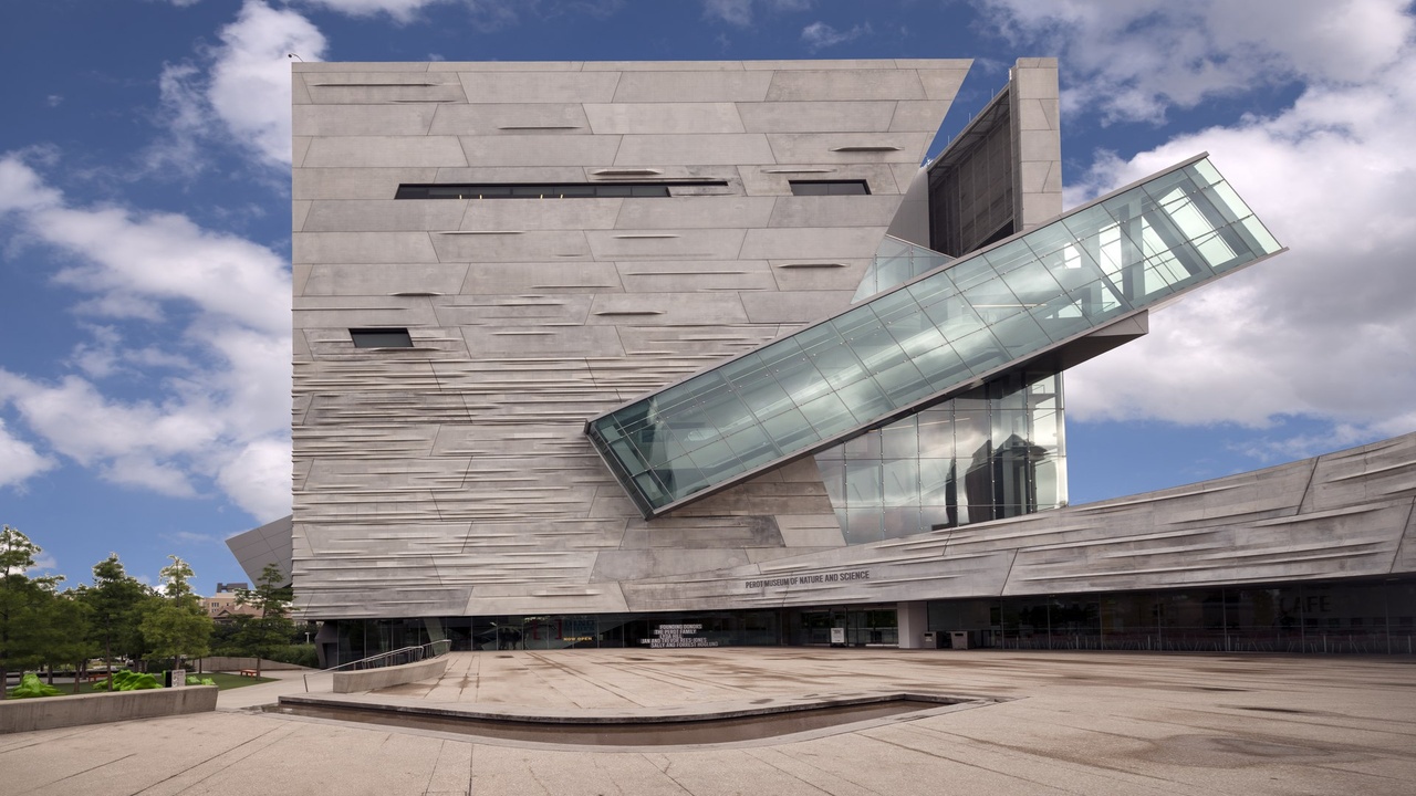 Inside Dallas’s weirdest building: dinosaurs, gems, and a diagonal ...