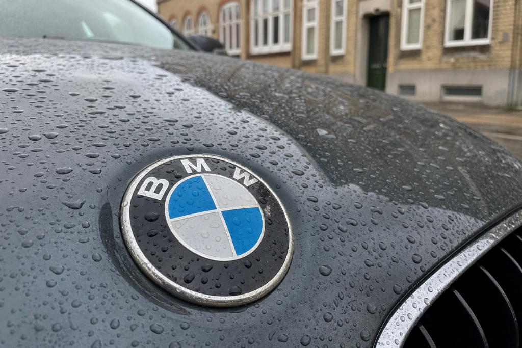 BMW iX5 lækket før premiere: 147,8 kWh batteri, 577 hk og 705V-arkitektur