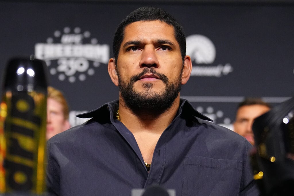 Fans show concern for Alex Pereira after heavyweight sparring footage ...