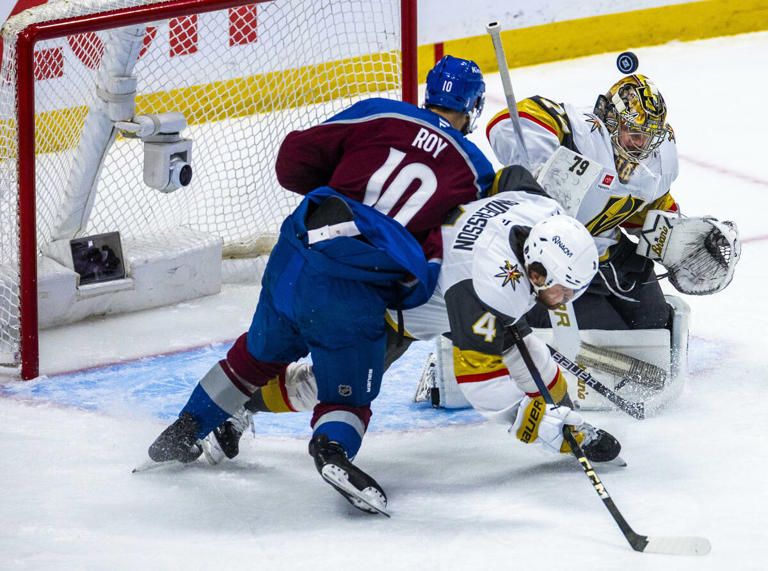 Carter Hart locked in as Golden Knights steal WCF opener on the road