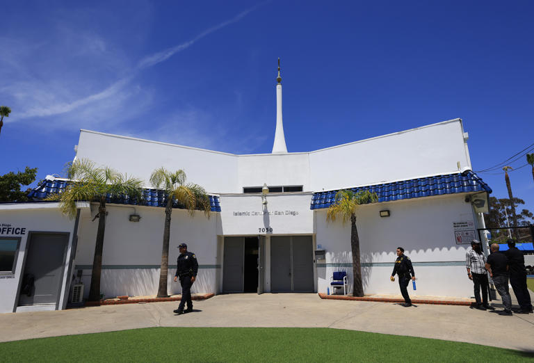 As Islamic Center reopens after deadly attack, San Diego Muslims ...