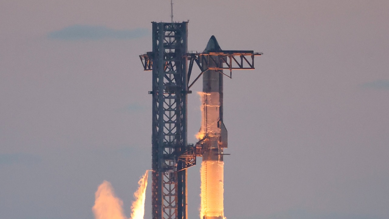 SpaceX will bring its Super Heavy booster down for a water landing in ...
