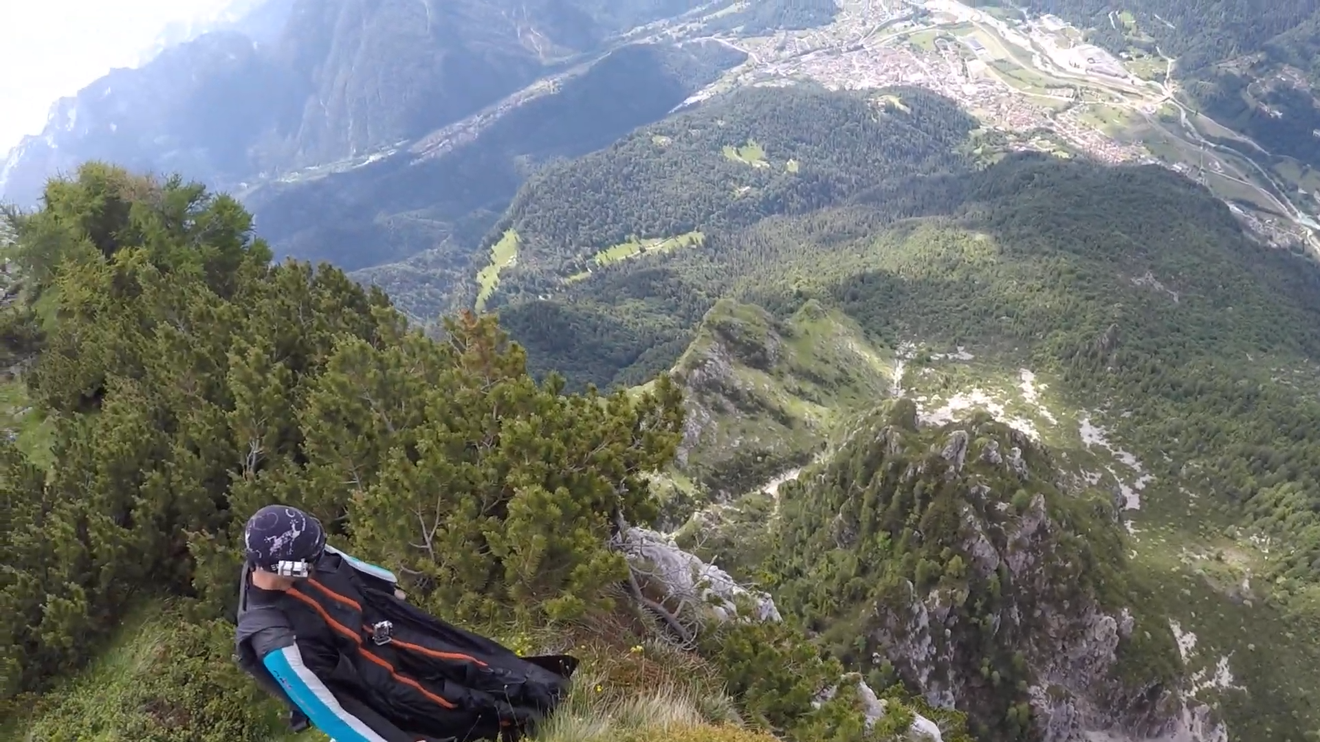 Man jumps inches from the mountainside and barely makes it