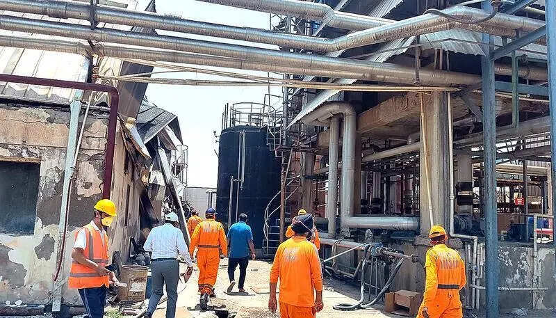Factory fire: 1 dead & 2 missing, cops struggle with worker count