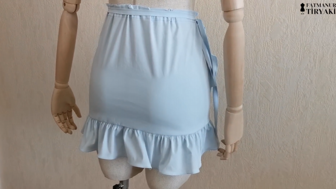 Make a chic skirt easily without zippers or elastic